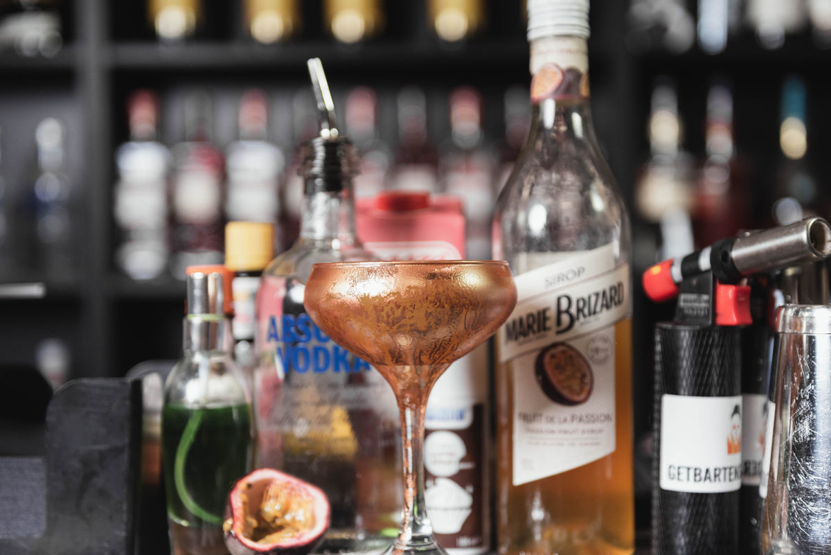 Hvordan laver man cocktails? Køb vores Cocktail Pakker og lær det ...